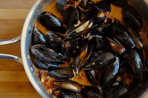 Mussels with Ancho Chilli Sauce Recipe | My Second Breakfast